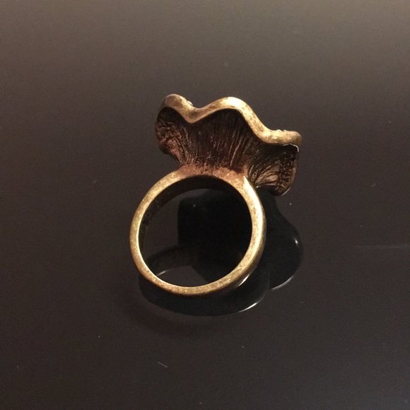 J. Crew | Jewelry | Stunning J Crew Gold Flower Ring | Poshmark